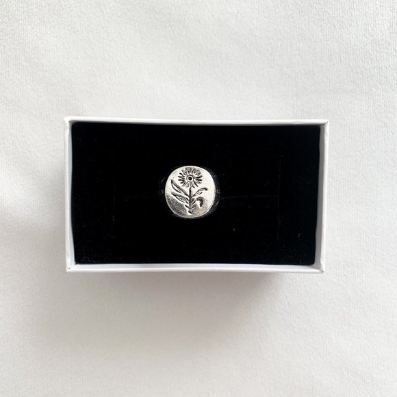 Free People | Jewelry | Silver Flower Signet Stamp Ring | Poshmark